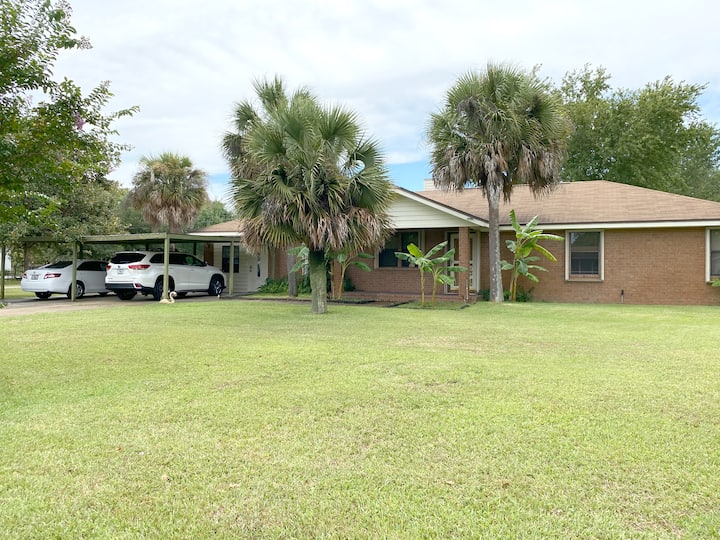 Vacation House 3 Miles To Beaches! - Navarre, FL