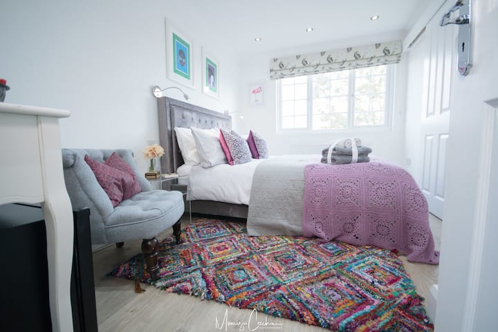 Flamingo Room Double Room With Private Bathroom - London