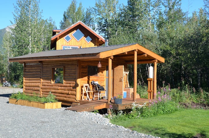 tinycabin b&b--rustic Alaskan charm - Bed and breakfasts for Rent in ...