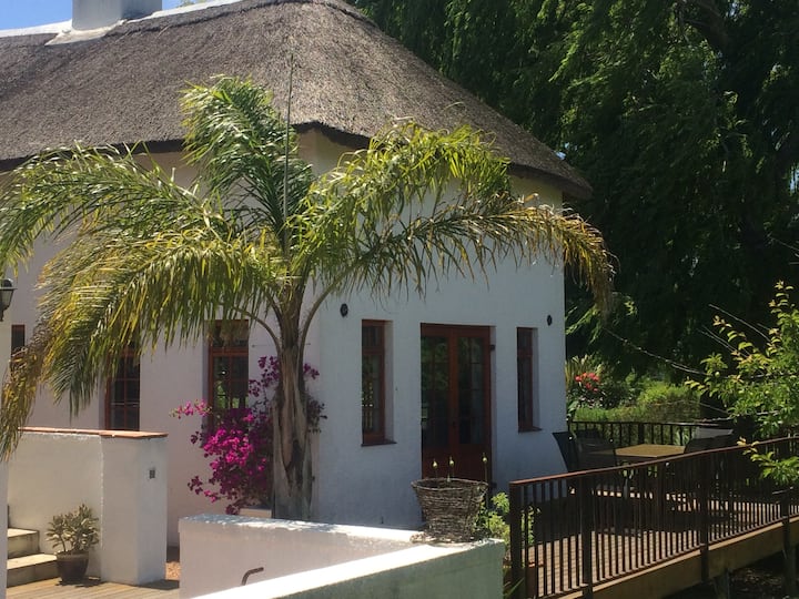 Thatched Cottage, Cape Winelands (Solar Backup) - Raithby