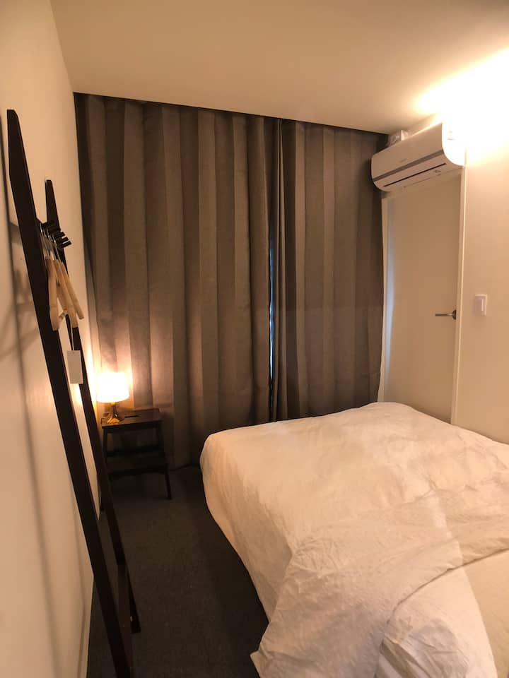 Dmyk - Hachure - Seul