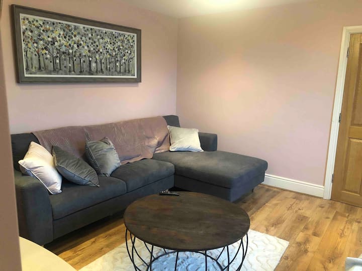 Home Away From Home With Views Of Dingle Harbour - 딩글
