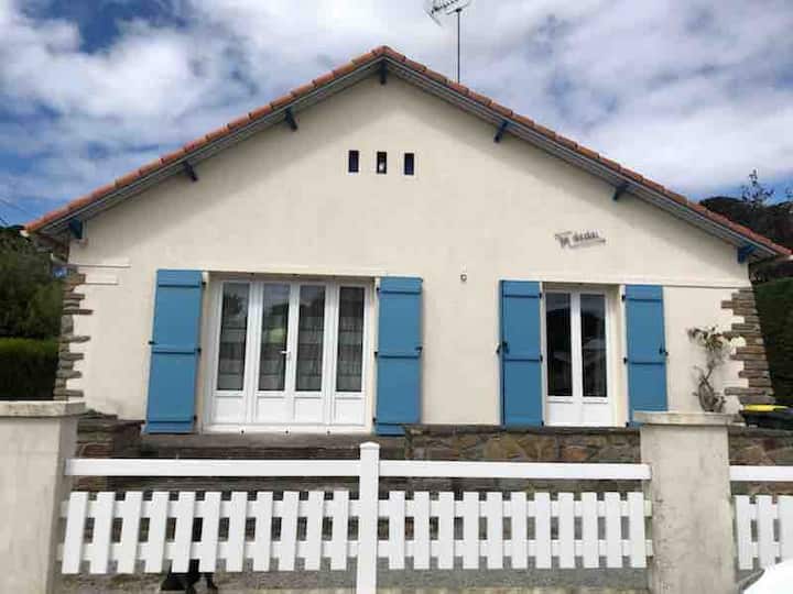 Maison Traditionnelle Au Dessus De La Plage - Saint-Michel-Chef-Chef
