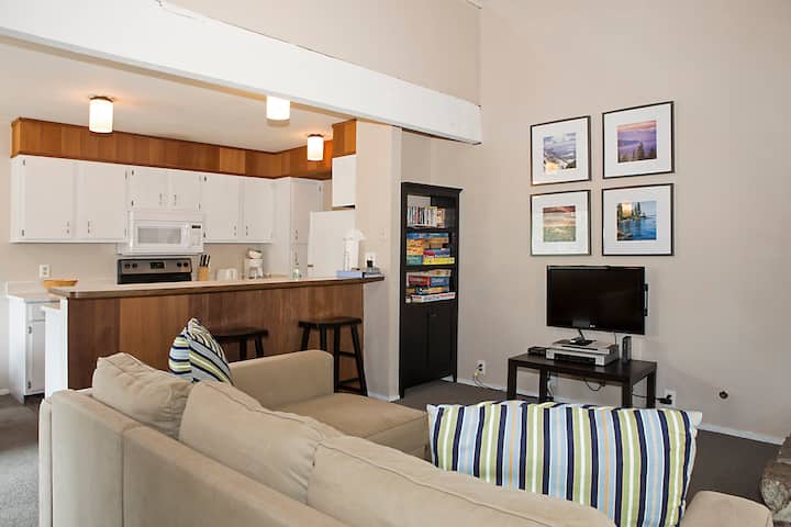 3 Story North Lake Tahoe Townhouse - Kings Beach