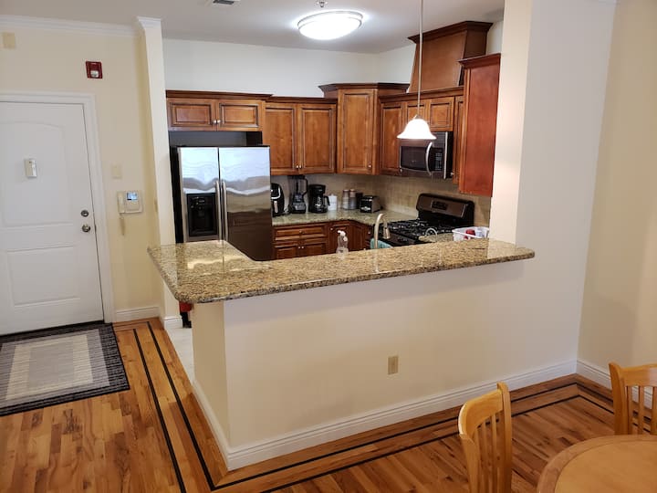 Private Bdrm Near Newark Penn And Harrison Path - Newark, NJ