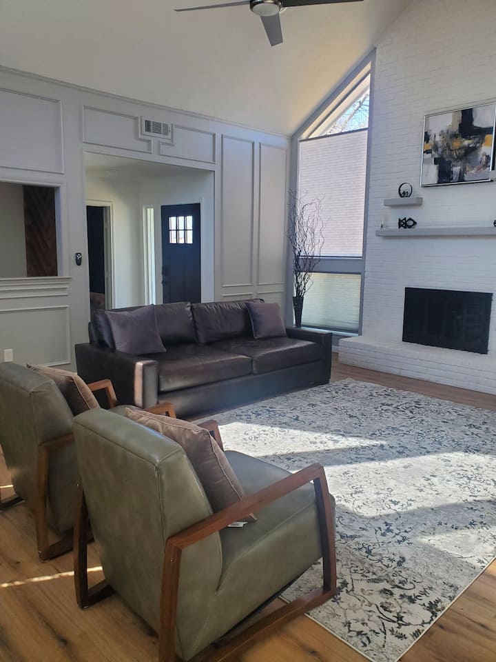 Charming Mid-century House - Plano, TX