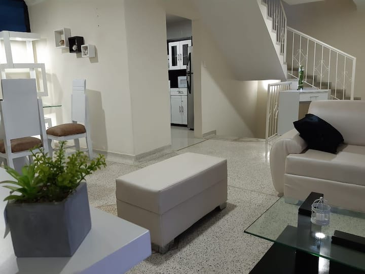 San Antonio Apartment, Garage, Balcony And More. - Cali