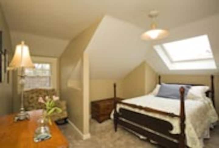 Room #3 - Full Bed - Boston, MA