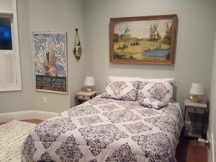 Down Town Room “The Chrysi" - Dewey Beach, DE