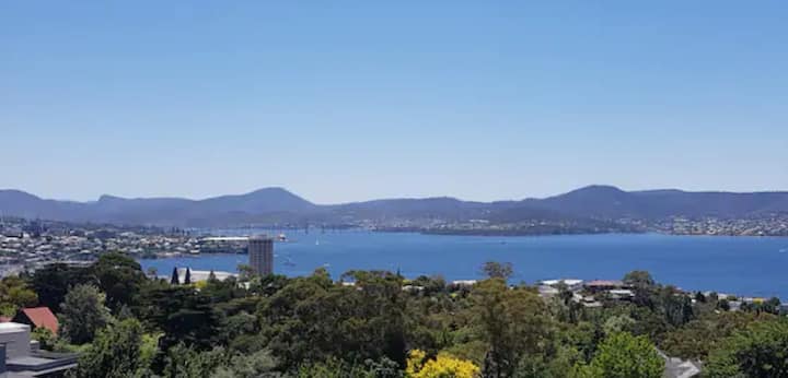 Bay Studio Apartment 2 (Access Via 48 Steps) - Hobart