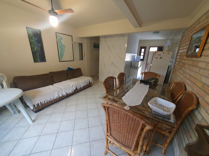 Casa Agradável Bem Bem Próxima A Praia - Bombinhas