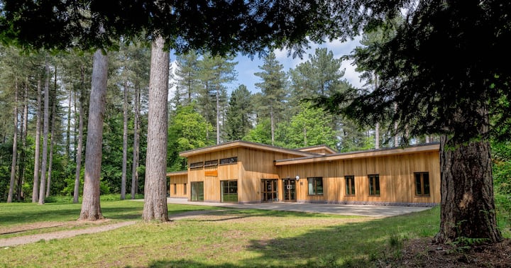 Woodland Lodge Sleeps 50+ - Suffolk