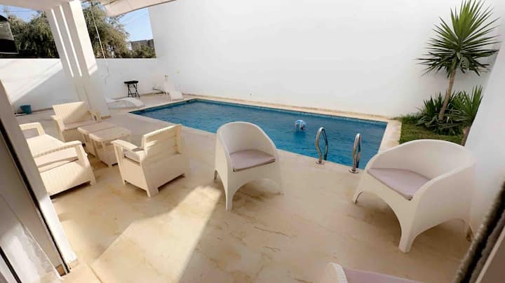 Magnifique Villa Avec Piscine Prés De La Plage - Hammamet