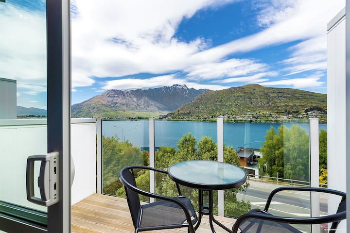 Lake View Greenstone Apartment East - Queenstown, New Zealand