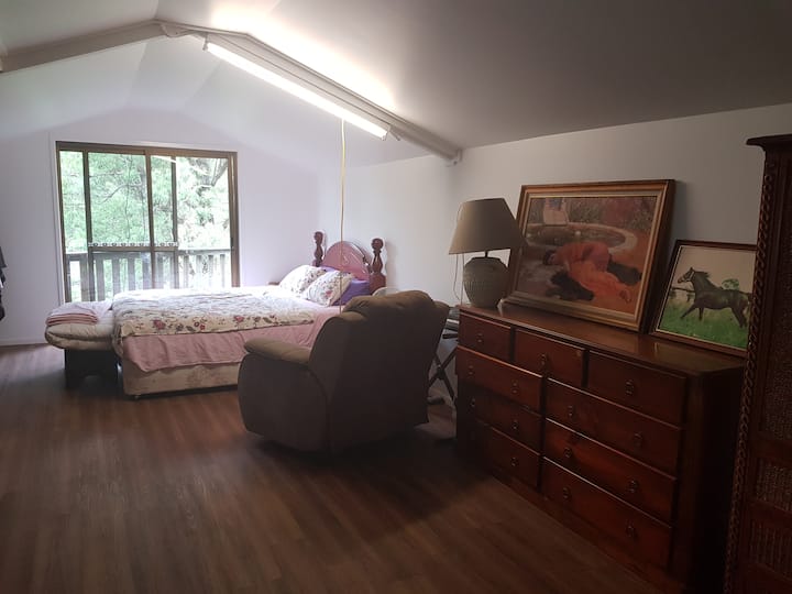 Scenic Lodge Equestrian Farmstay - Crows Nest