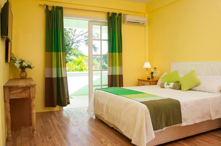 Diamond Suite - Roseau