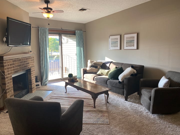 The Hidden Pearl. 2 Bedroom Condo. - Bismarck, ND