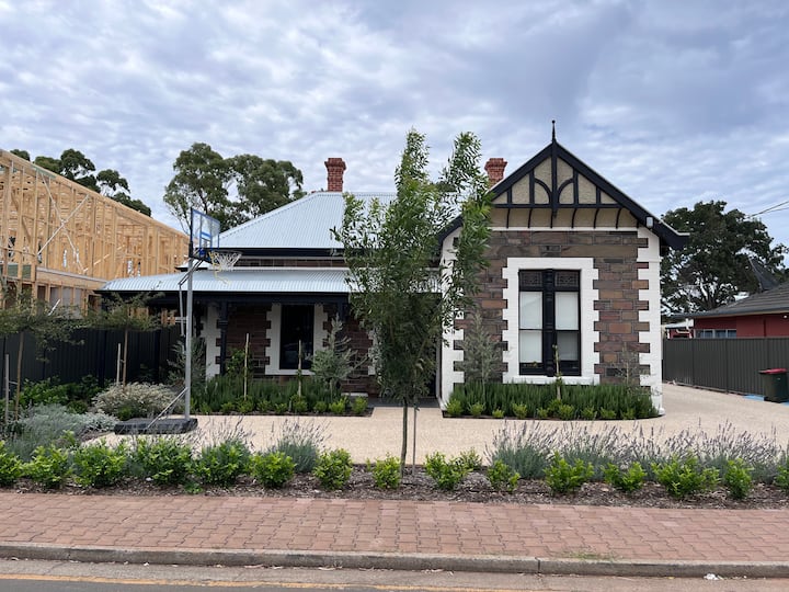 Resort Living, 1890’s Villa, 400m To The Beach - Glenelg