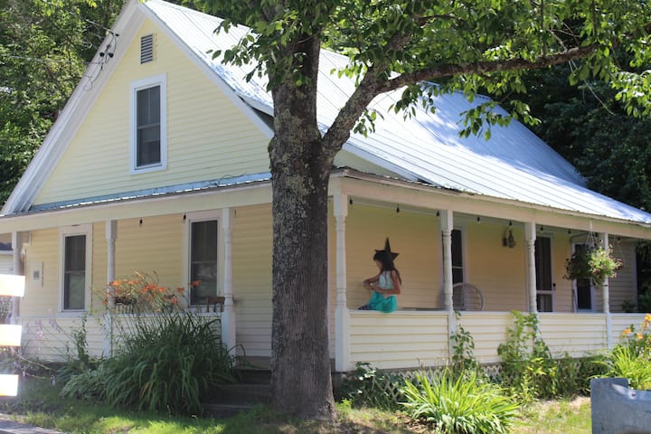 Porch House - Braintree, VT