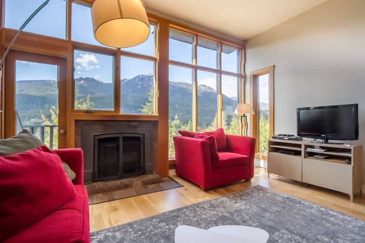 500m To Gondola! 3 Bdrm Townhouse; Warm And Modern - Whistler