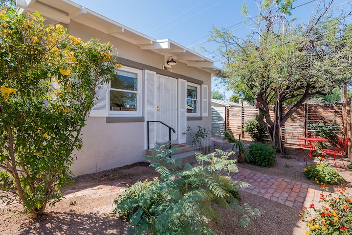 Historic University Wildcat Suite - Tucson, AZ
