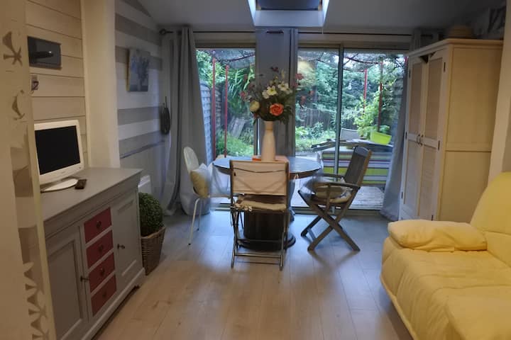 Logement En Rdc Avec Jardin - Proximité Mer - - Sanary-sur-Mer
