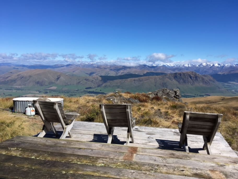 The Slate Hut Near Queenstown - Huts for Rent in Garston, Southland ...