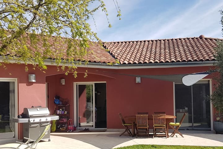 Maison 1-6 Pers Avec Piscine, Calme, Ensoleillée - Millau