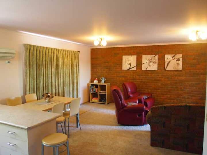 Central, Quiet Location In Bright - Bright