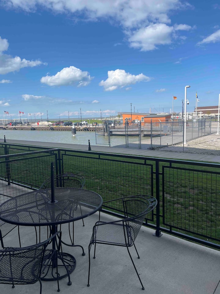 Great Waterfront Condo In Sandusky Bay - Sandusky, OH