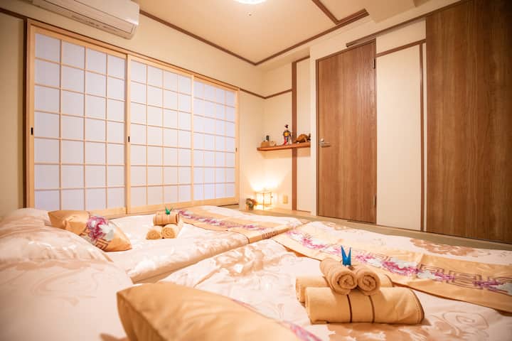 提供优惠机场接送服务/日本橋车站7号出口零距离三室一厅日式电梯公寓房/道顿堀黑门市场徒步2分钟 - Osaka, Japan