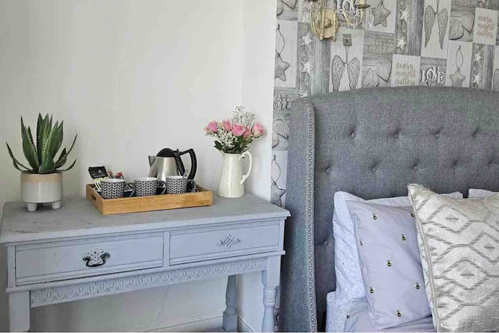 The Beach House - Room 2 - Lowestoft