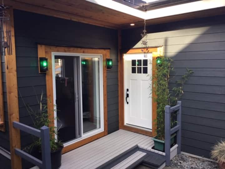 Gorge Hideaway - Vancouver Island