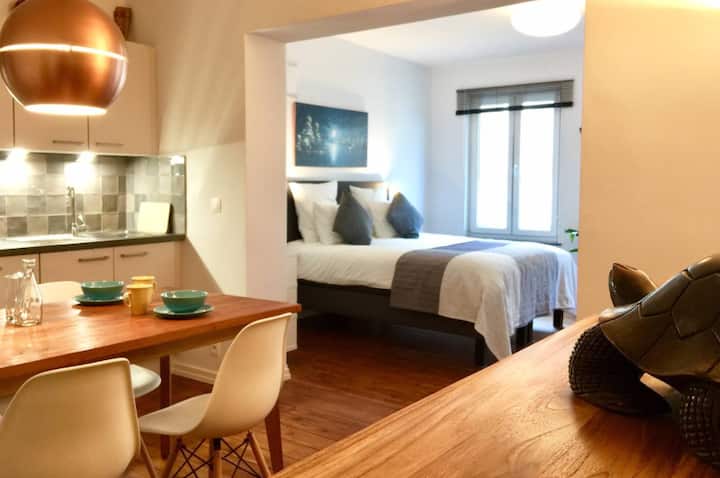 New & Comfortable, Near Grand Place & Midi Station - Brüssel Region, Belgien