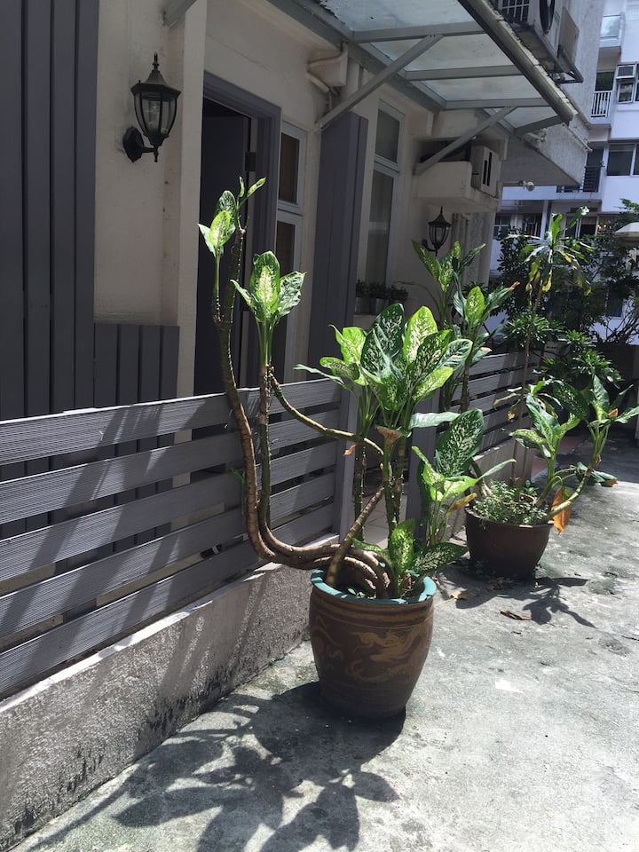 Beautifully Renovated One-bed Apt In Happy Valley - Sai Kung