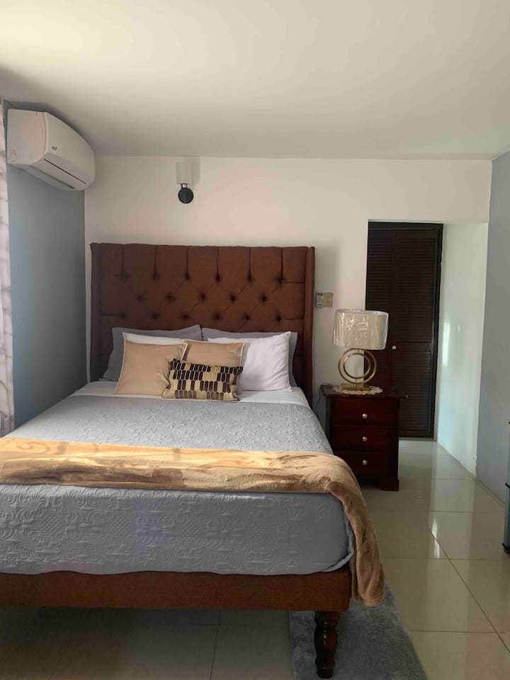 Comfortable Stay - Kingston