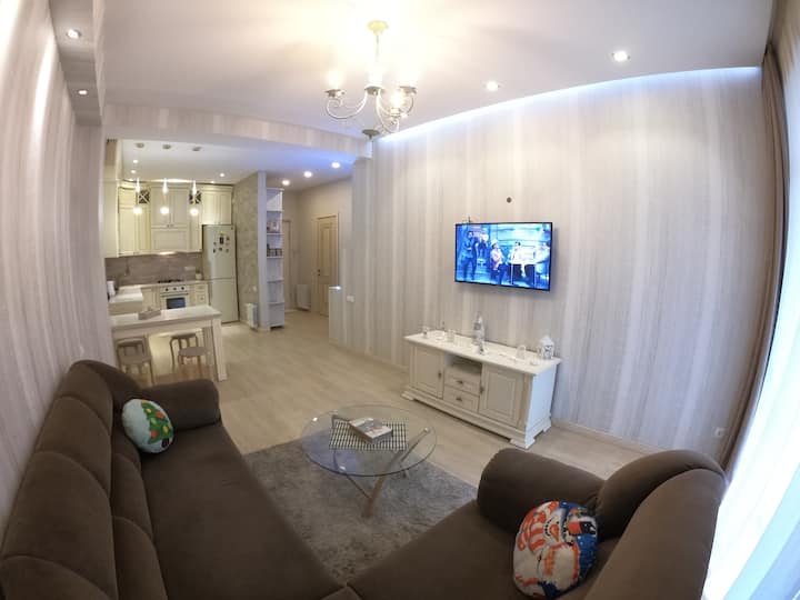 Sunny And Cozy Flat Near Pekini Ave, Mcdonald's - Tbilisi