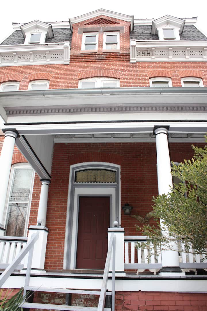 Malt Baron's Mansion - Caroline Frank Suite (#2) - Marietta, PA