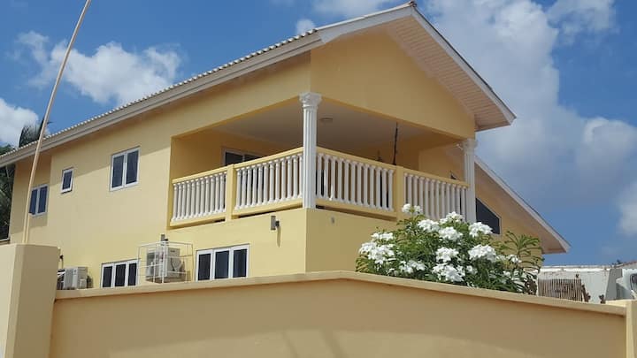Villa Mila, 4 -Bedroom Holiday Home With Pool. - Curaçao