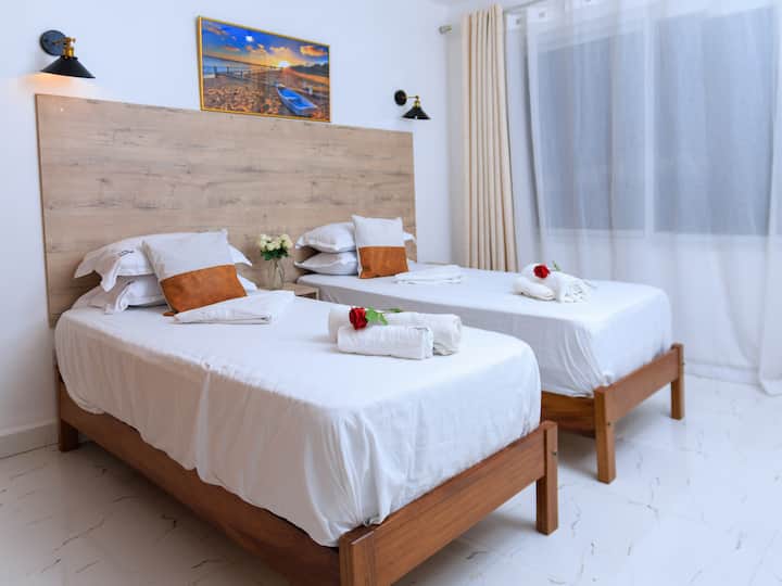 Coastal Gem In Nyali | 2br, Pool Near Mall & Beach - Mombasa