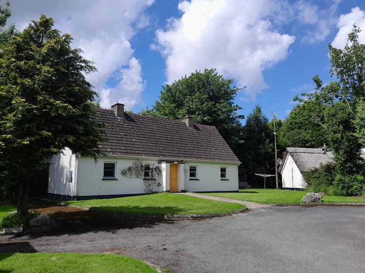 Longford Holidaysyellow Star Self Catering Cottage - Longford
