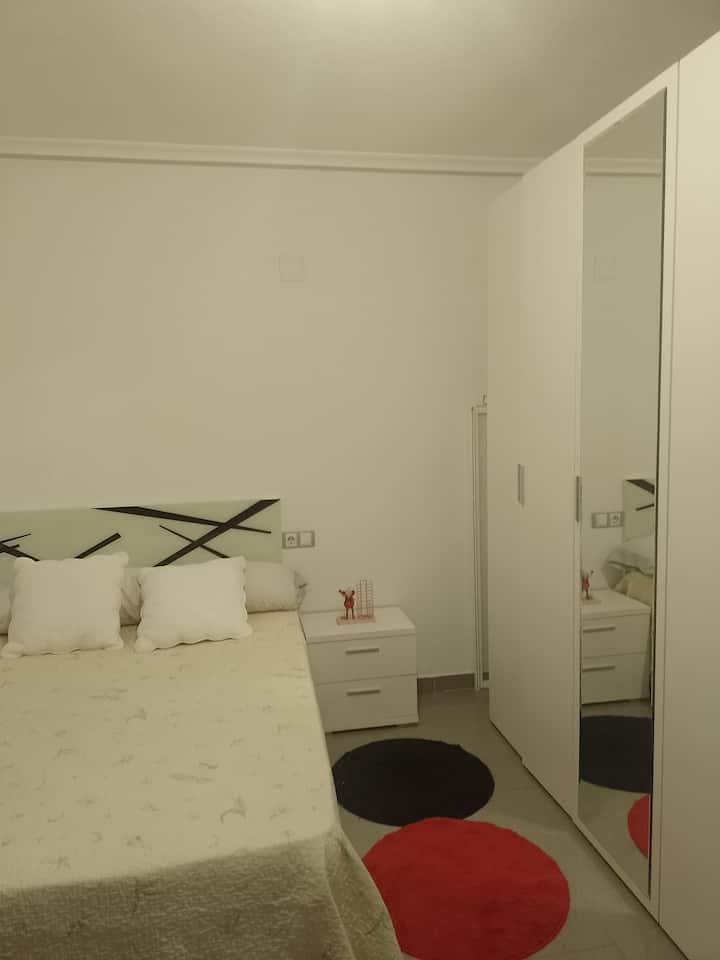 Habitación Tranquila Y Limpia. - Novelda