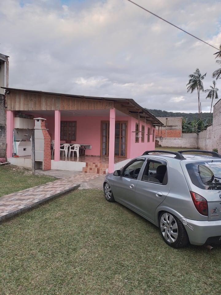 Casa Com Estacionamento No Centro De Morretes Pr - Morretes