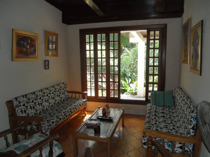 Room En Mansión Colonial - Managua
