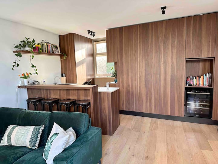 Spacious, Sunny De Pijp Stay – Near Museums & Café - Amszterdam