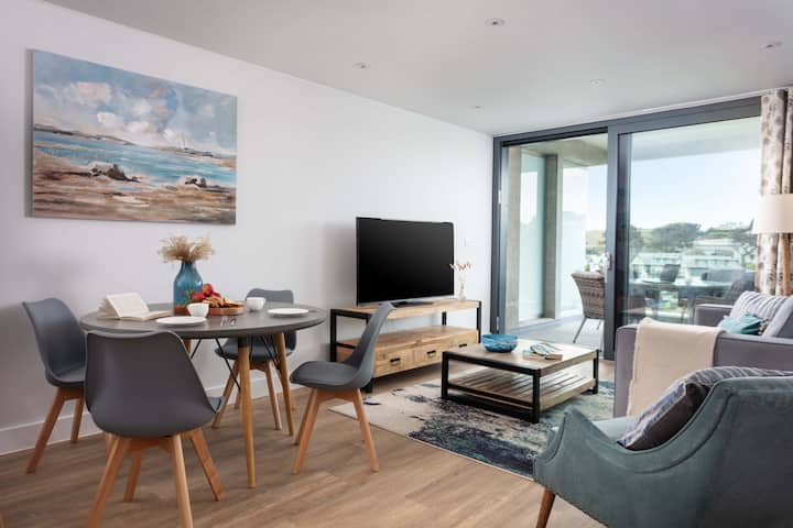 St Michaels Resort Ocean Residence 28 At The Liner - Falmouth