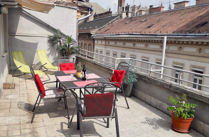 Middle Of City Rooftop Terrace Apt/ac/2 Br/5 Ppl - Budapest