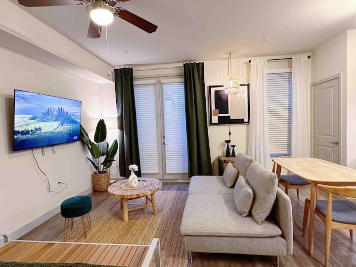 Irvine Studio｜king Bed Van Karman& Alton Dj Plaza - Irvine, CA