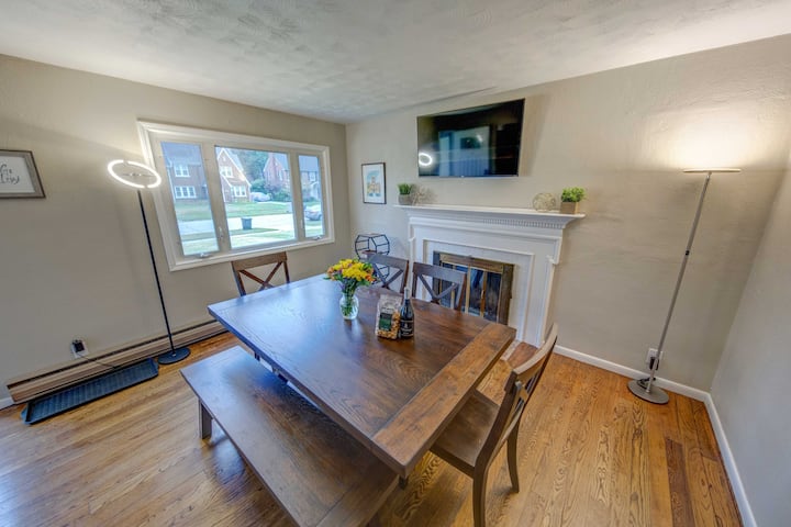 Renovated Home-5 Mins To Notre Dame Campus - South Bend, IN