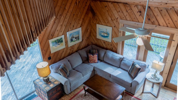 Open Floor Plan, Extensive Decking, Close To Gardiners Bay Beach And... - The Hamptons, NY